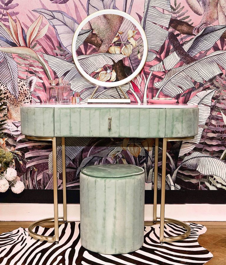 Dressing Tables With Mirror Lights Sets | CARME HOME